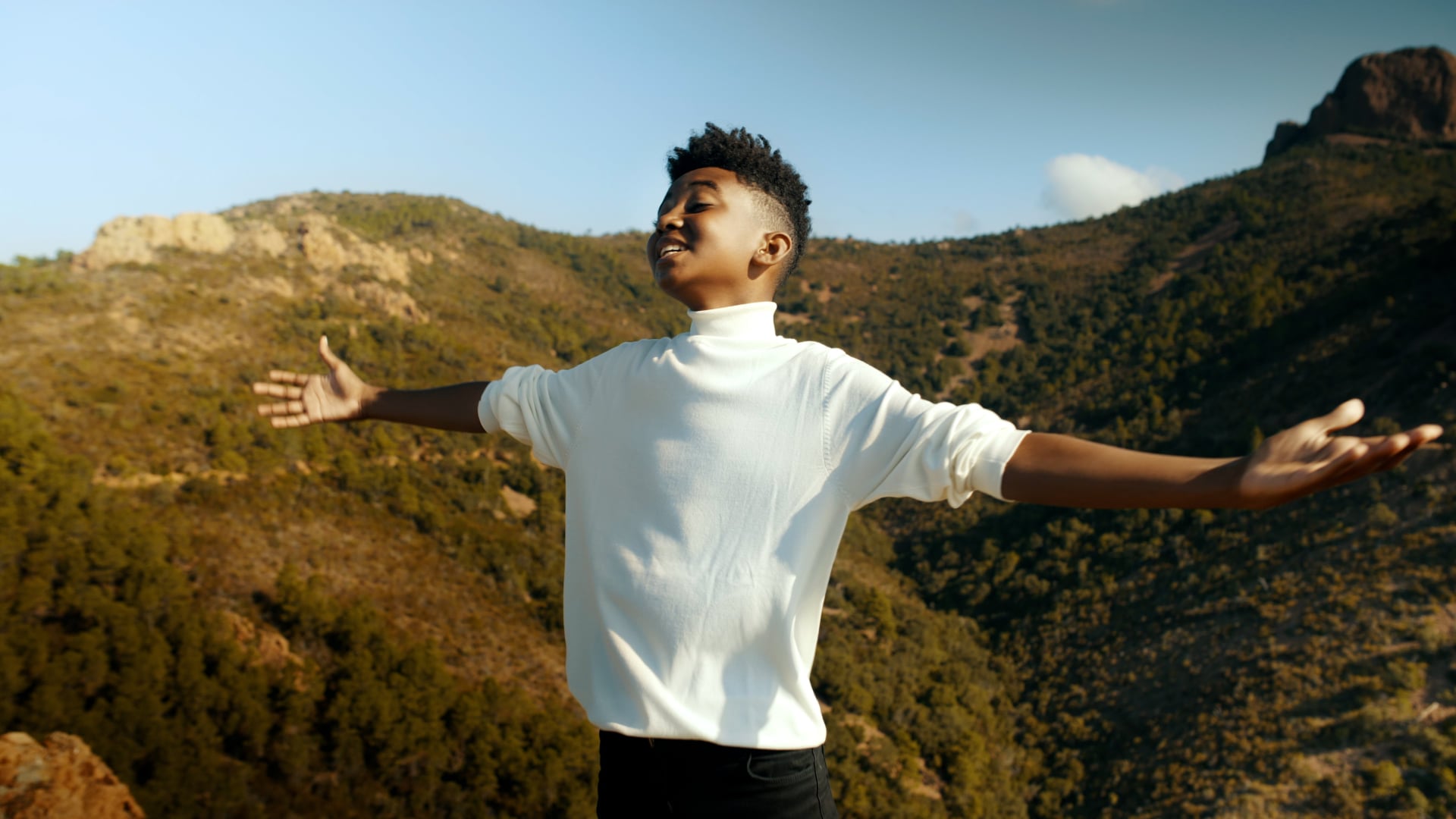 Découvrez le premier clip de Soan