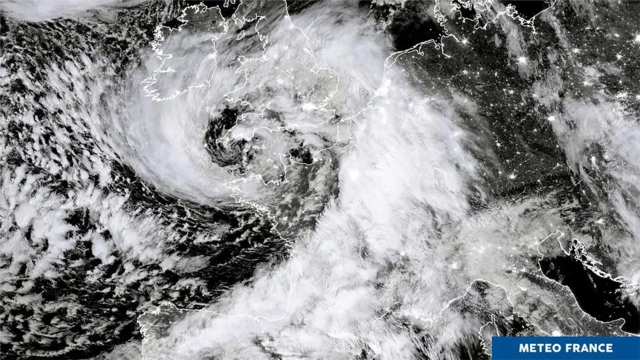 La tempête Ciaran traverse l'Europe et cause 7 morts