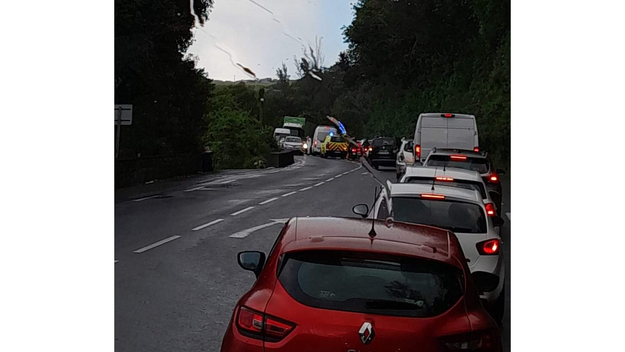 Manapany : une moto accidentée, embouteillage entre Saint-Pierre et ...