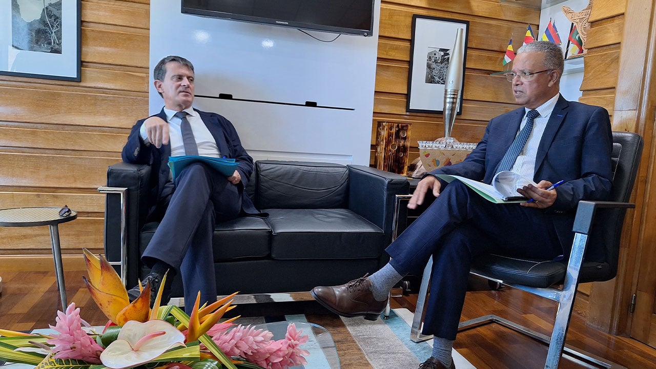 Manuel Valls s'entretient avec Cyrille Melchior