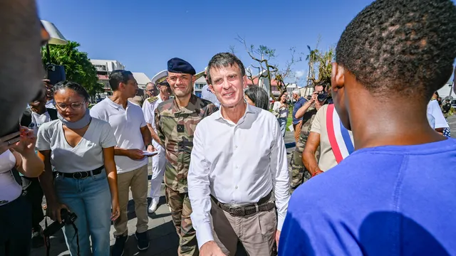 Manuel Valls annonce 200 millions d'euros pour La Réunion et des ...