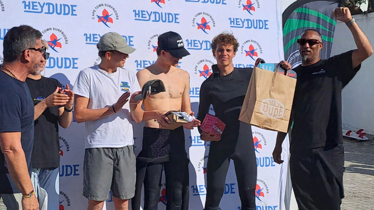 À Cape Town, les jeunes surfeurs réunionnais allient performance et ...