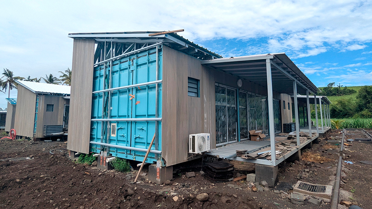 Containers : un premier hôtel va sortir de terre