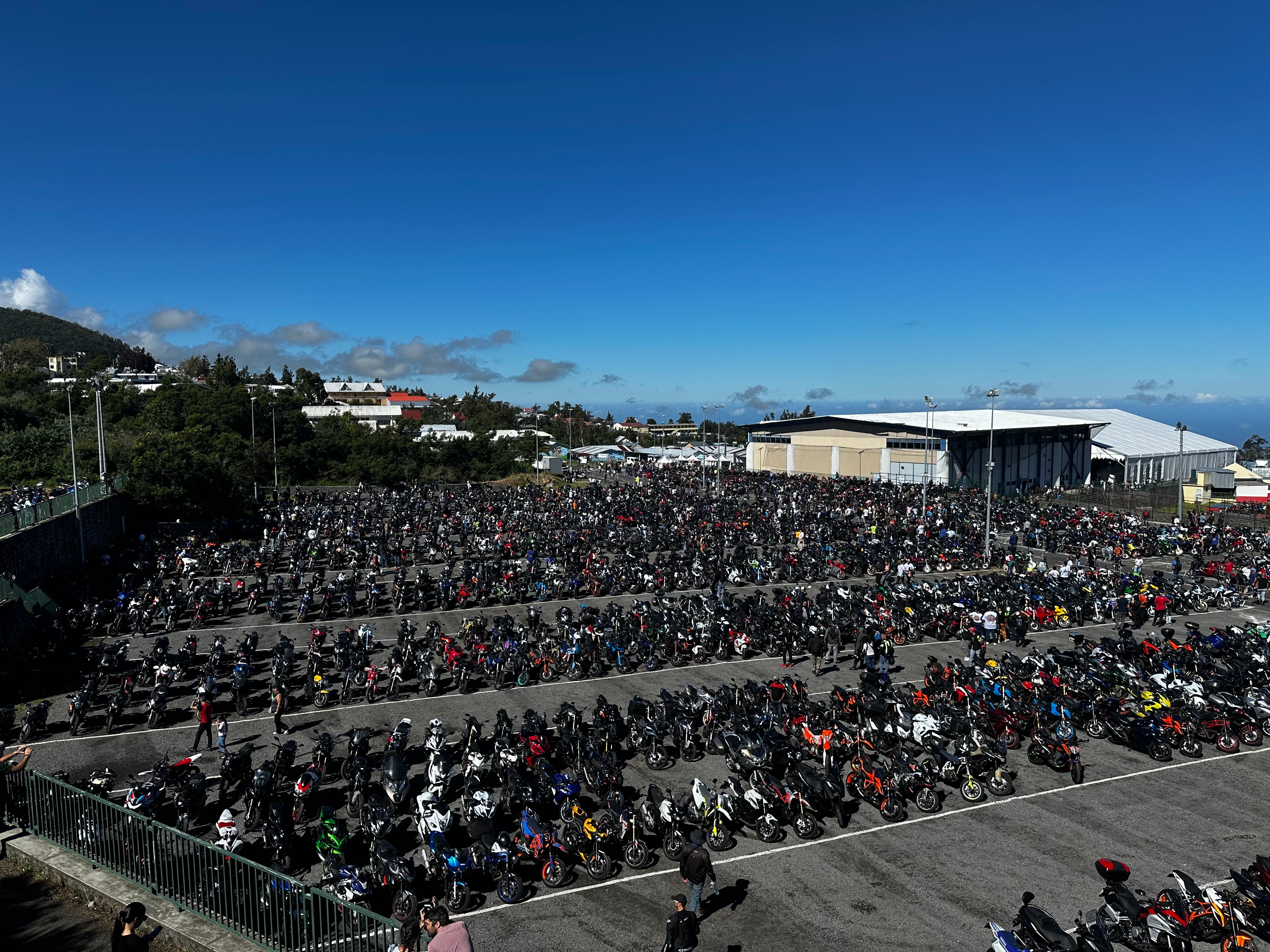 [IMAGES] Messe des motards : 10 000 motards réunis