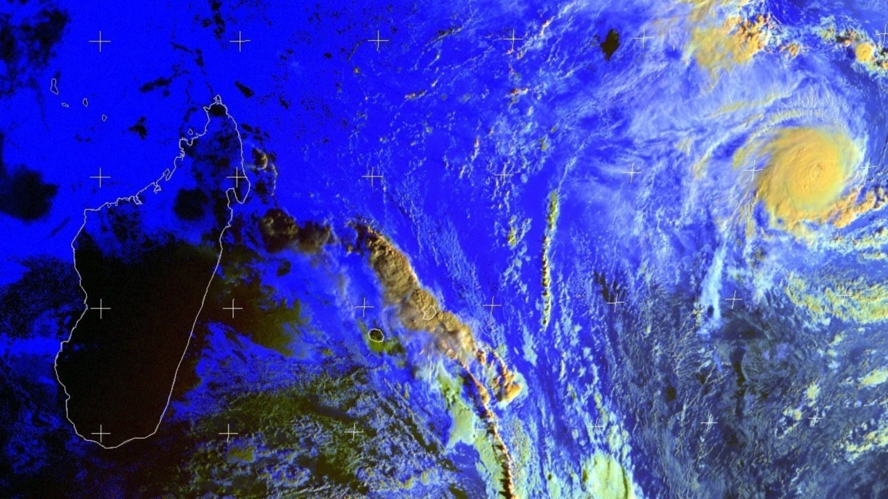 Cyclone Grant : le système évolue à plus de 1.900 km de La Réunion